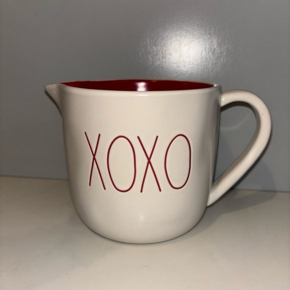 Rae Dunn | Kitchen | New Rae Dunn Xoxo 2 Cup Capacity Measuring Cup By ...